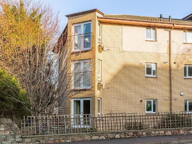 2 bedroom ground flat for sale