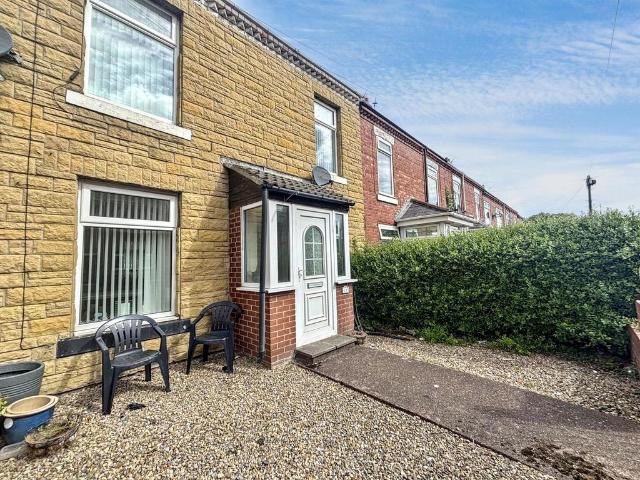 2 bedroom ground flat for sale