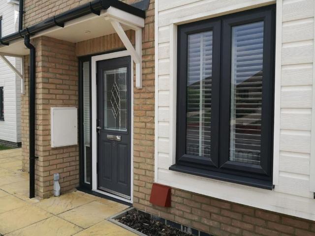 2 bedroom ground flat for sale
