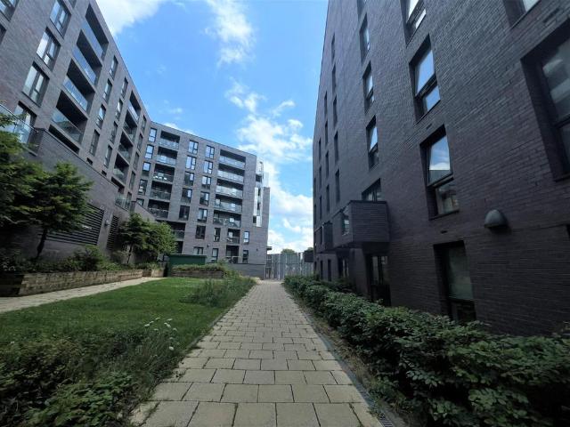 2 bedroom ground flat for sale