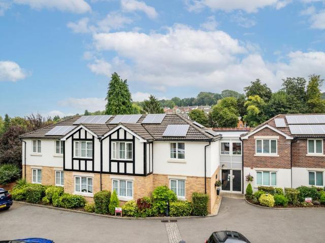 2 bedroom ground flat for sale
