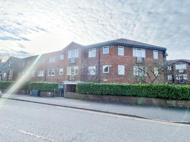 2 bedroom ground flat for sale