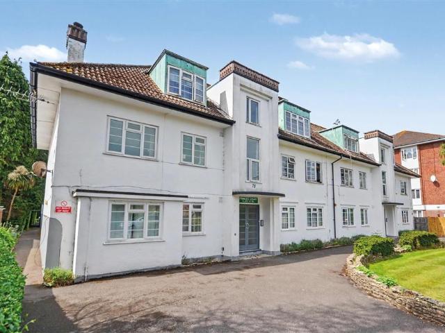 2 bedroom ground flat for sale