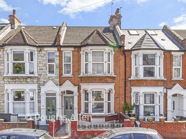 2 bedroom ground flat for sale