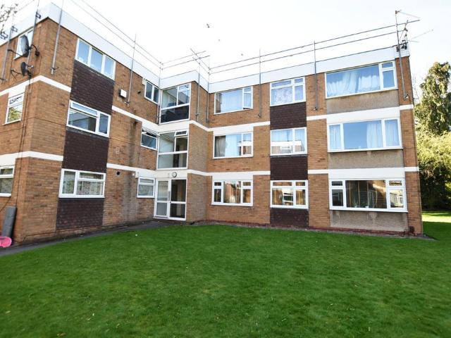 2 bedroom ground flat for sale