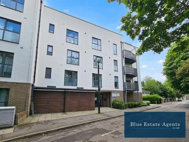 2 bedroom ground flat for sale