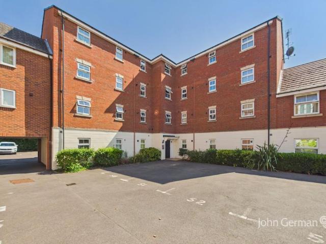 2 bedroom ground flat for sale