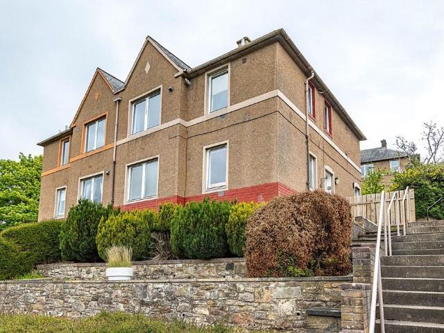 2 bedroom ground flat for sale