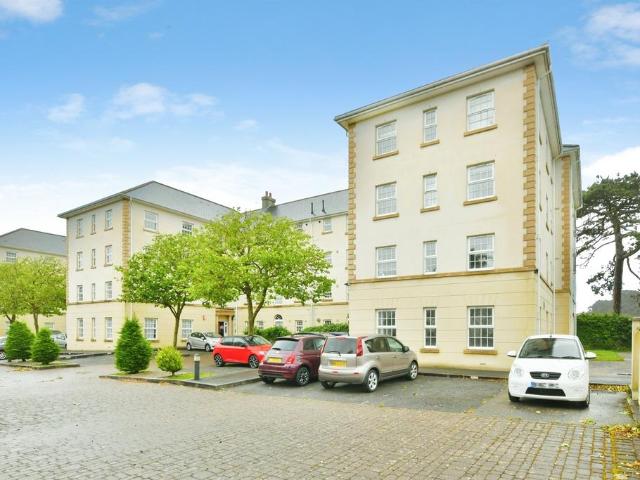 2 bedroom ground flat for sale