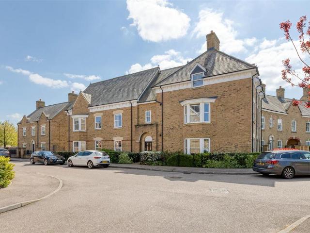 2 bedroom ground flat for sale