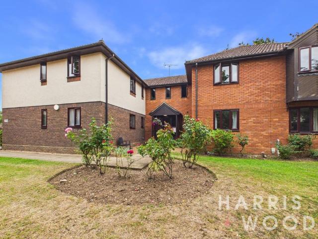 2 bedroom ground flat for sale