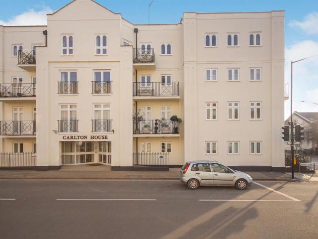 2 bedroom ground flat for sale