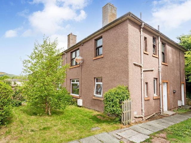 2 bedroom ground flat for sale