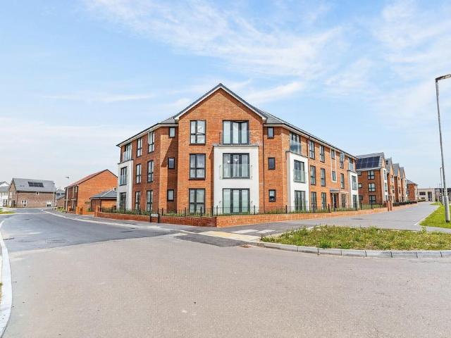 2 bedroom ground flat for sale