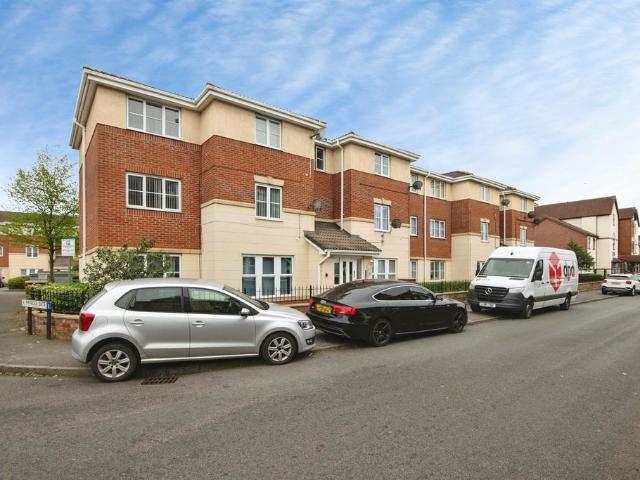 2 bedroom ground flat for sale
