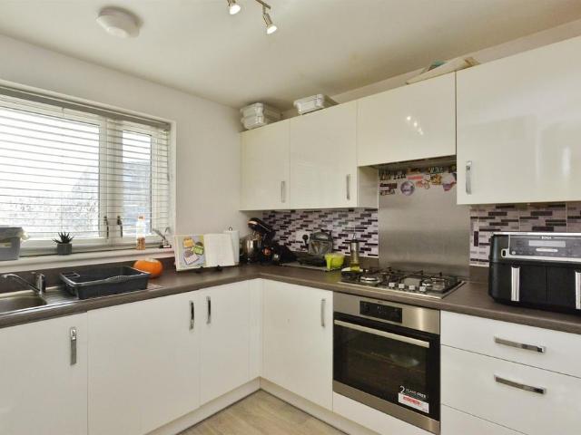2 bedroom ground flat for sale