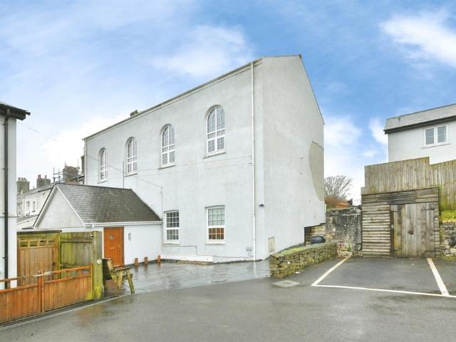 2 bedroom ground flat for sale