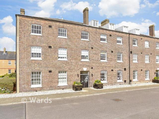 2 bedroom ground flat for sale