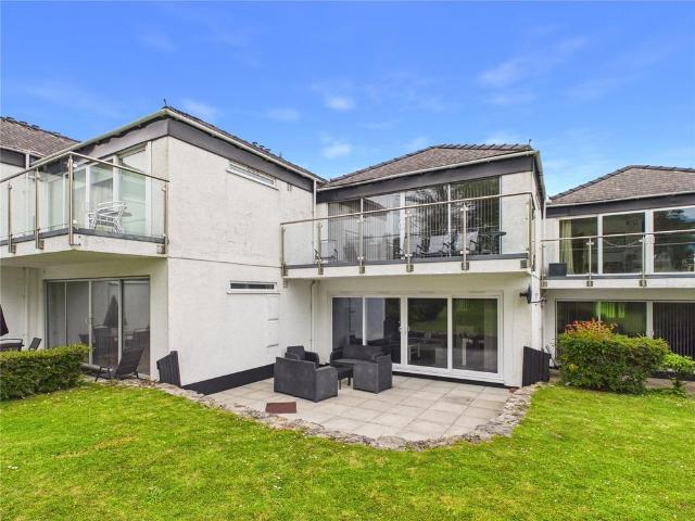 2 bedroom ground flat for sale