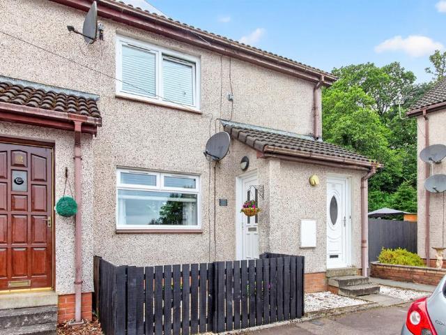 2 bedroom ground flat for sale