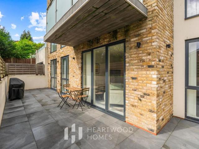 2 bedroom ground flat for sale