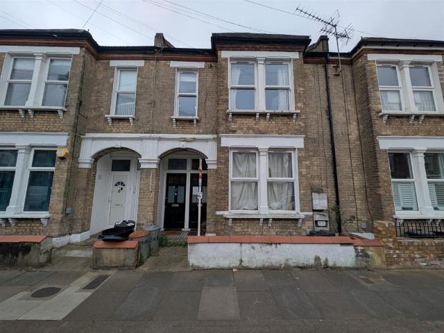 2 bedroom ground flat for sale