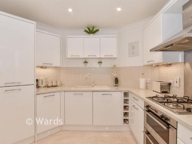 2 bedroom ground flat for sale