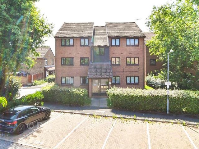 2 bedroom ground flat for sale