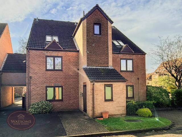 2 bedroom ground flat for sale
