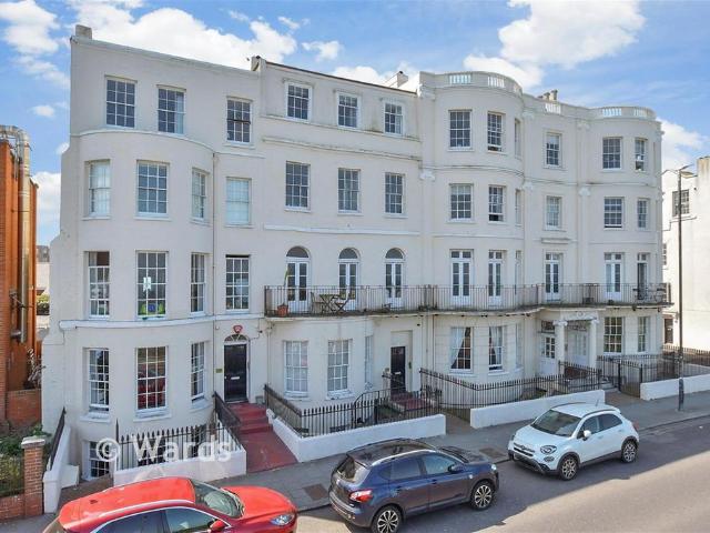 2 bedroom ground flat for sale