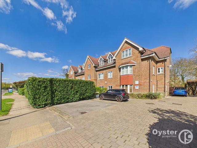 2 bedroom ground flat for sale