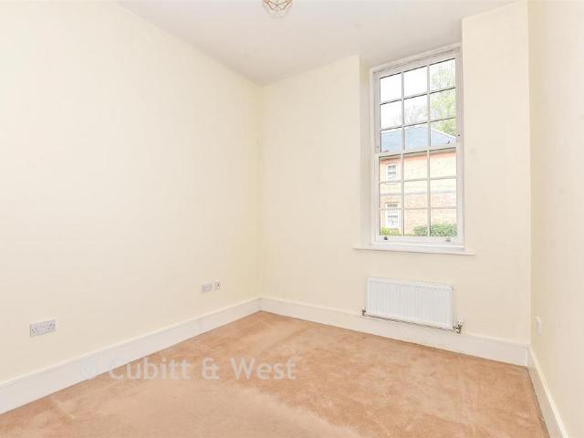 2 bedroom ground flat for sale