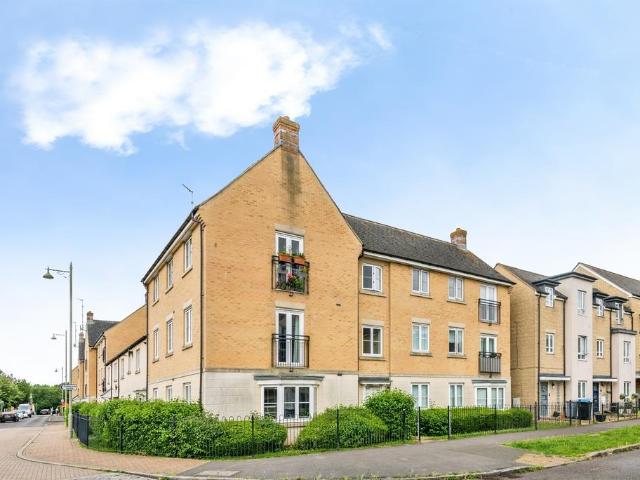 2 bedroom ground flat for sale