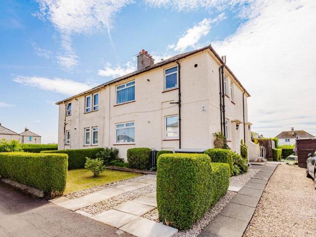 2 bedroom ground flat for sale