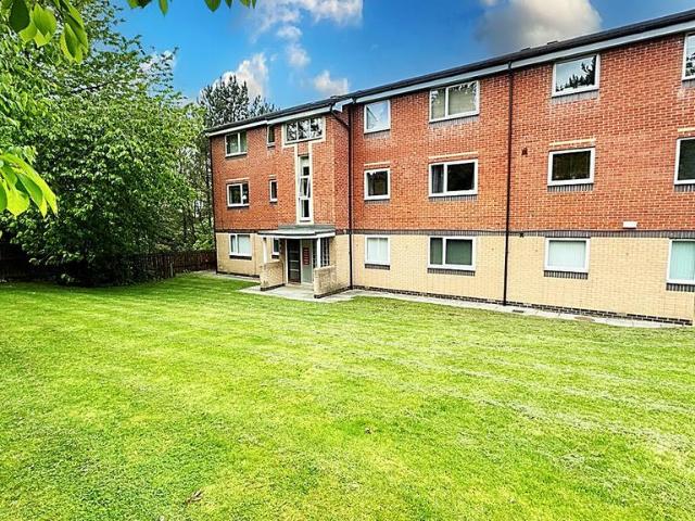 2 bedroom ground flat for sale