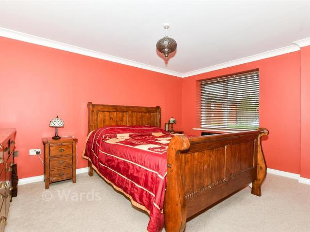 2 bedroom ground flat for sale
