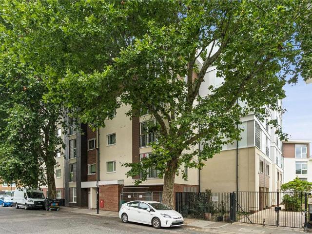 2 bedroom ground flat for sale