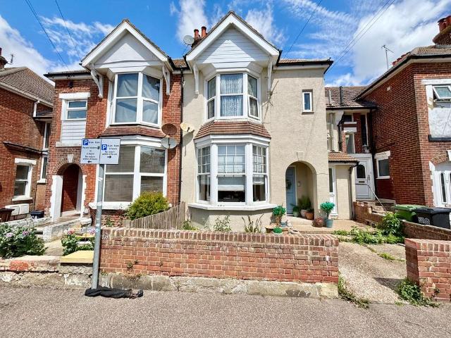 2 bedroom ground flat for sale