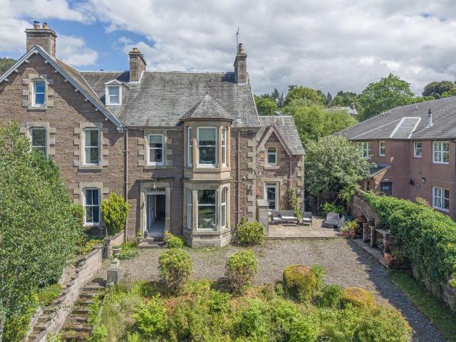 2 bedroom ground flat for sale