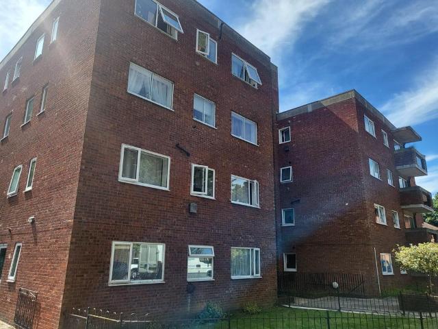 2 bedroom ground flat for sale