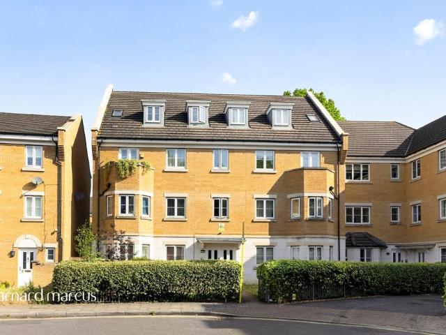 2 bedroom ground flat for sale