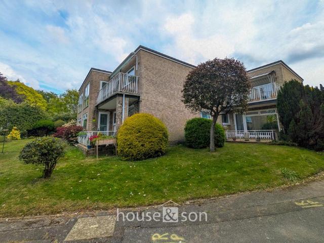 2 bedroom ground flat for sale