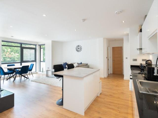 2 bedroom ground flat for sale