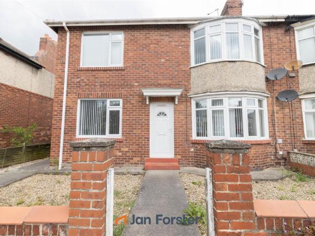 2 bedroom ground flat for sale