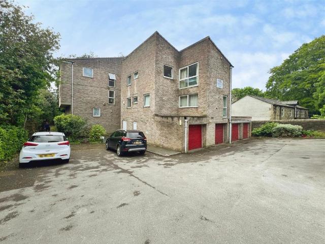 2 bedroom ground flat for sale