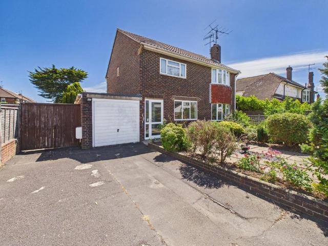 2 bedroom ground flat for sale