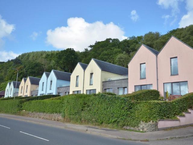 2 bedroom ground flat for sale