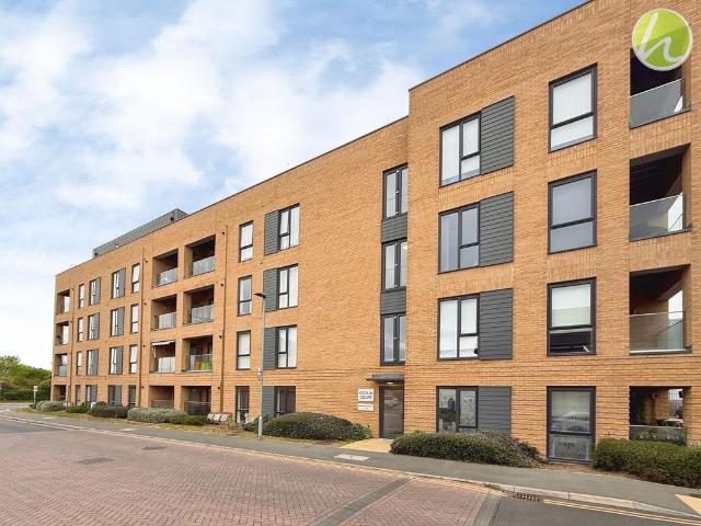 2 bedroom ground flat for sale