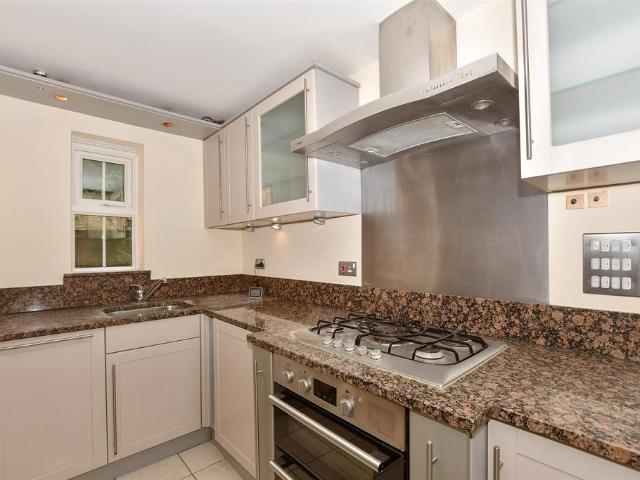 2 bedroom ground flat for sale