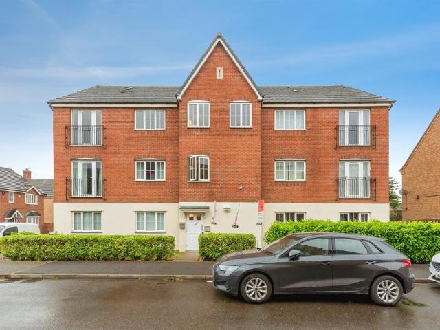 2 bedroom ground flat for sale